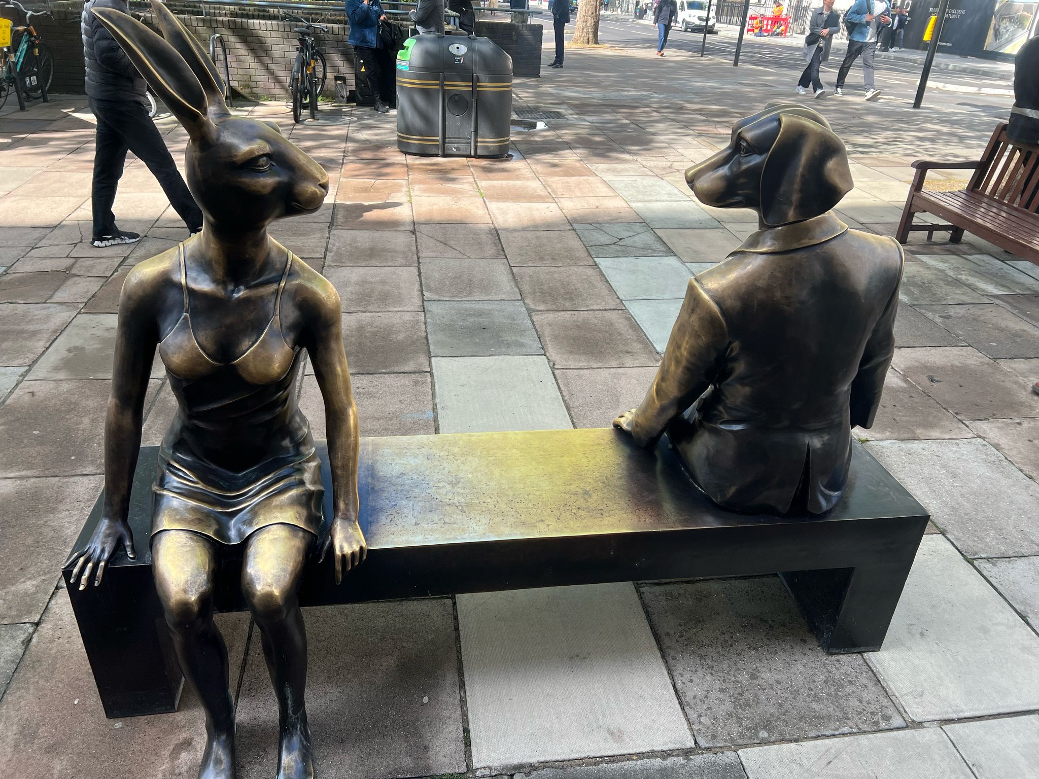 New ‘Friends Forever Bench’ installed in Harley Street - Harley Street BID